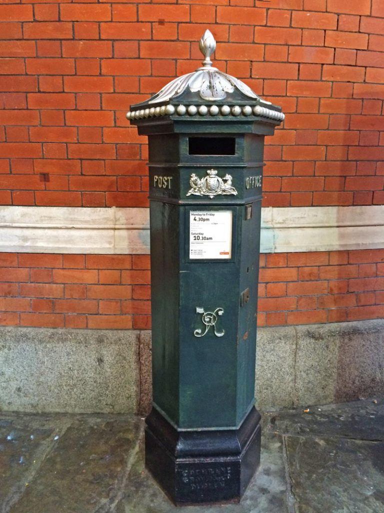 The English post box – England's Puzzle